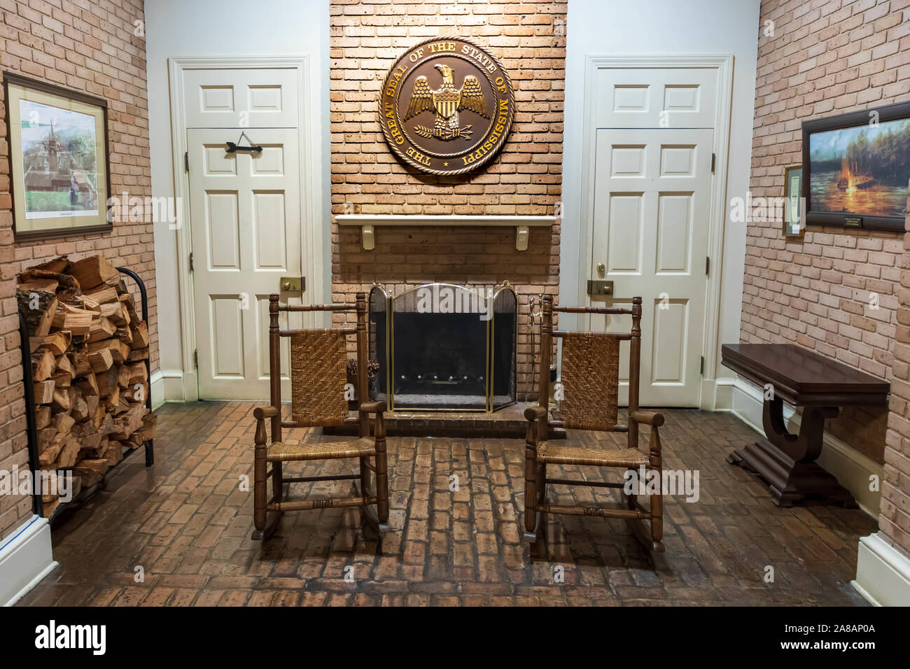 Country house room traditional library hi-res stock photography and ...