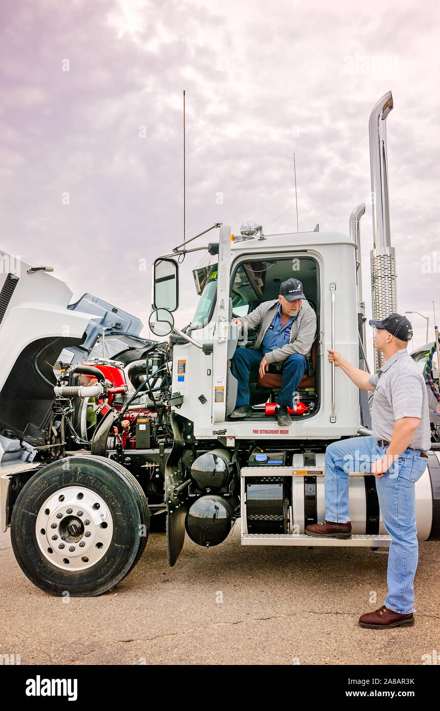 Driver service hi-res stock photography and images - Alamy