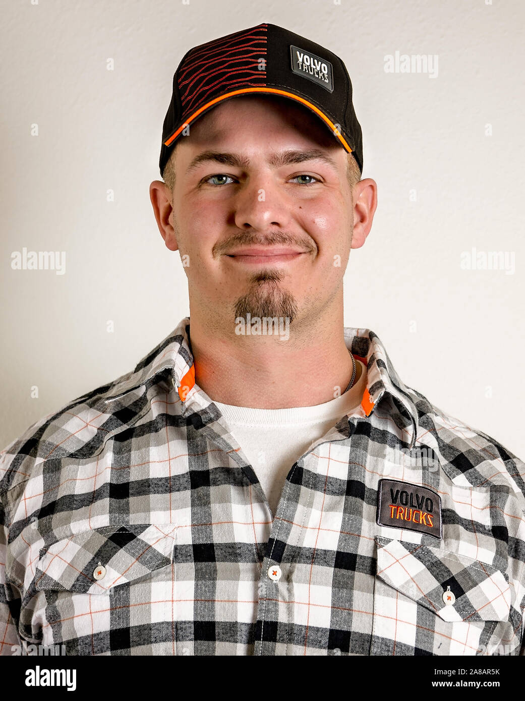 White volvo truck hi-res stock photography and images - Alamy