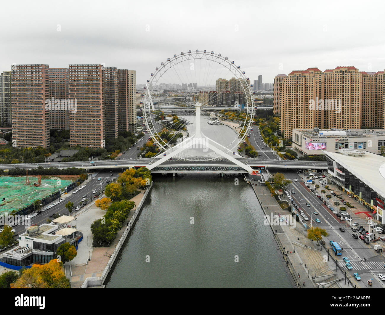 Aerial view cityscape of Tianjin ferris wheel. Famous Tianjin Eye ...