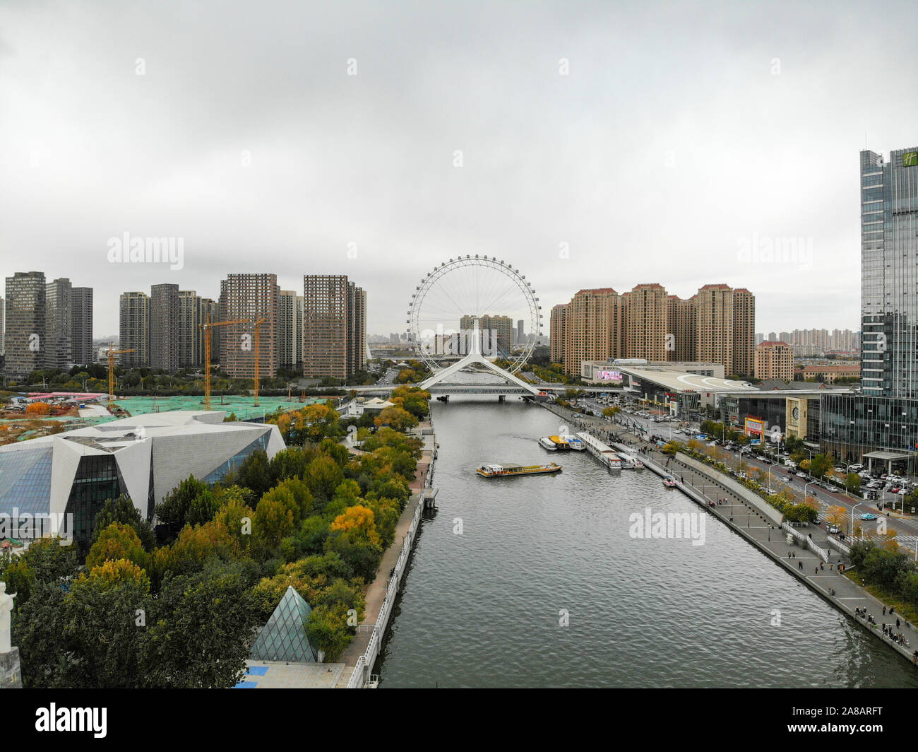 Urban architectural hi-res stock photography and images - Alamy