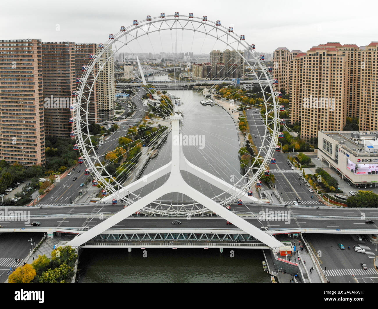 Aerial view cityscape of Tianjin ferris wheel. Famous Tianjin Eye ...