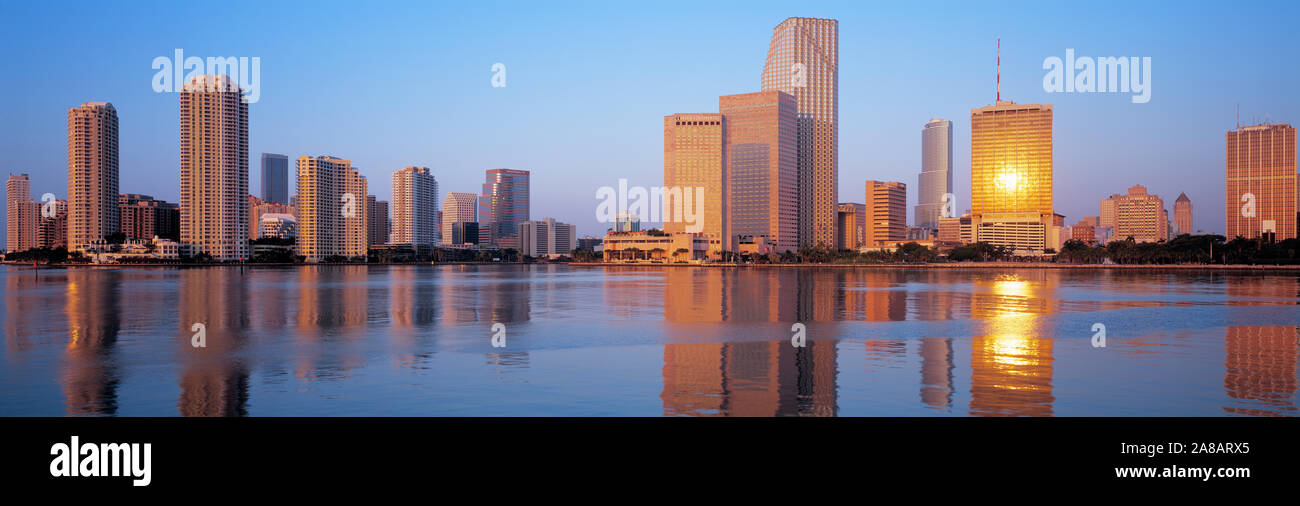 View of sun reflected in windows on skyscraper, Miami, Florida, USA ...