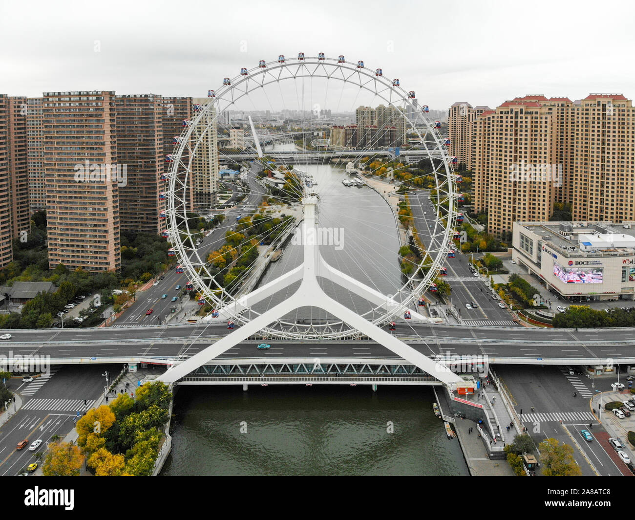 Aerial view cityscape of Tianjin ferris wheel. Famous Tianjin Eye ...