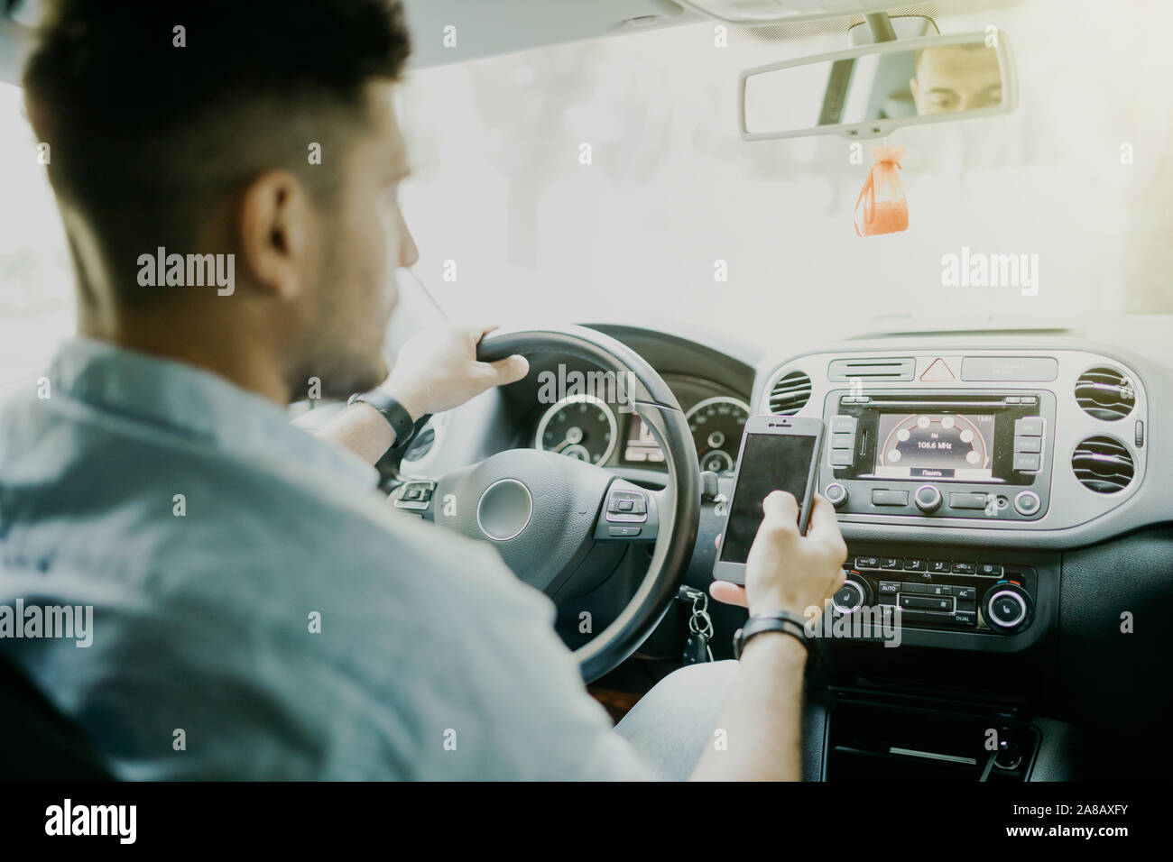 One man only and bald and rear view hi-res stock photography and images ...