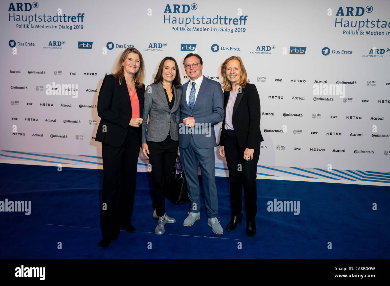 07 November 2019, Berlin: Tina Hassel (l-r), studio director and editor ...