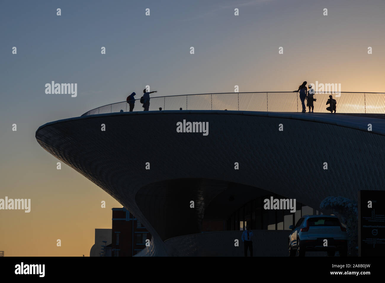 People on rooftop hi-res stock photography and images - Alamy