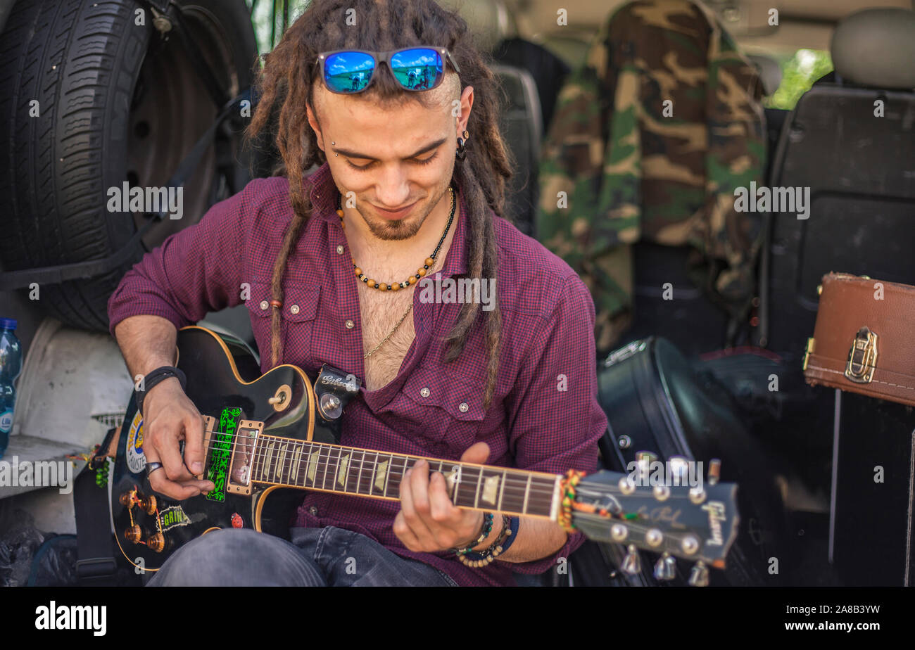Rasta boy hi-res stock photography and images - Alamy
