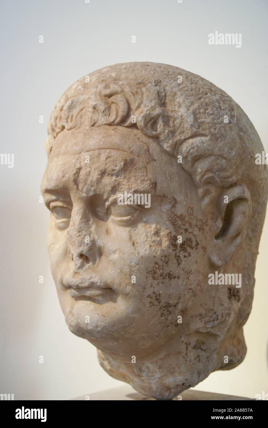 Domitian head hi-res stock photography and images - Alamy