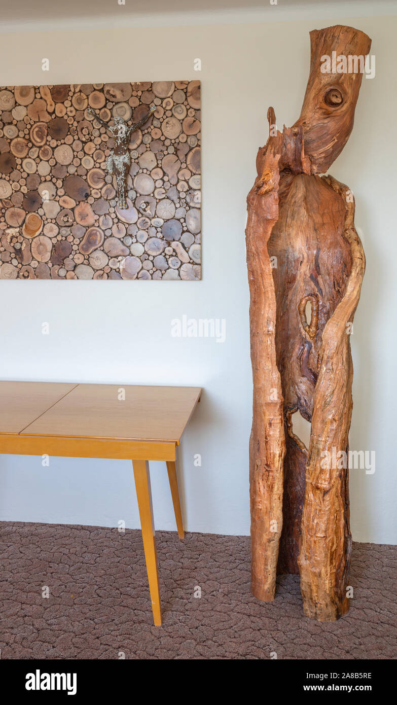 Old tree sculpture hi-res stock photography and images - Alamy