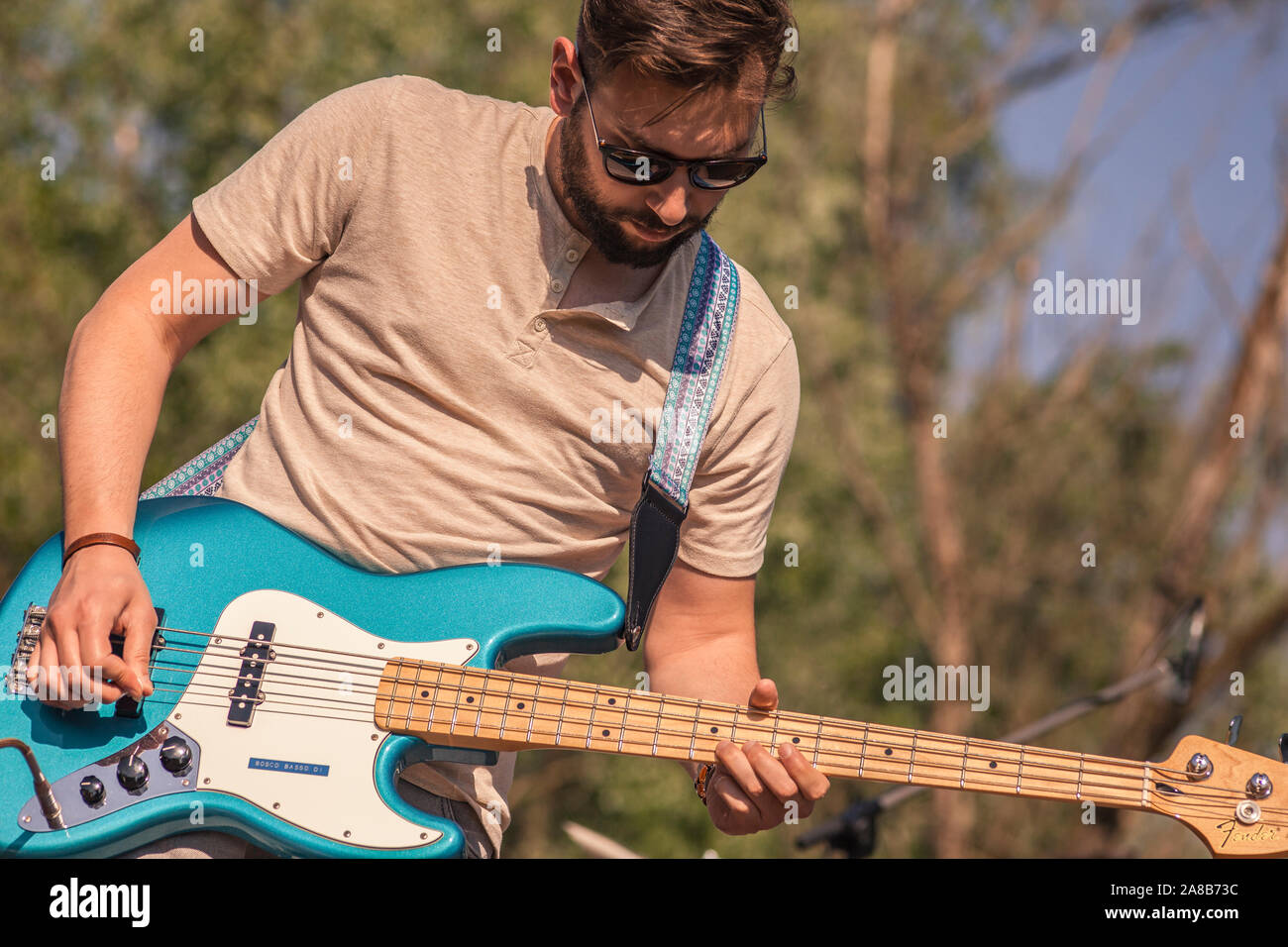 Blur bassist hi-res stock photography and images - Alamy