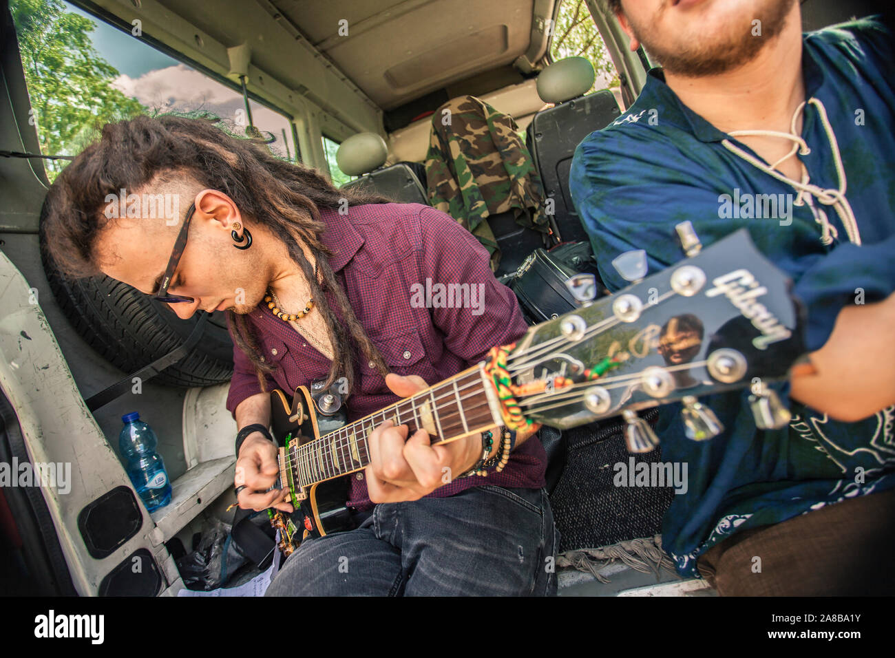One Man Band Busker Musician High Resolution Stock Photography and ...