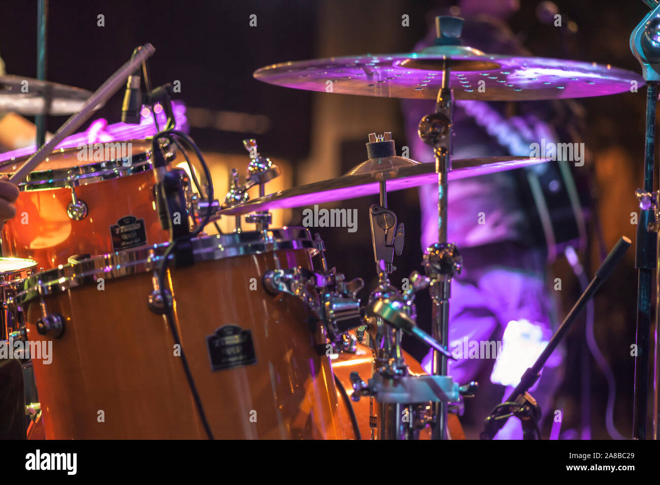 Gold colored drum hi-res stock photography and images - Alamy