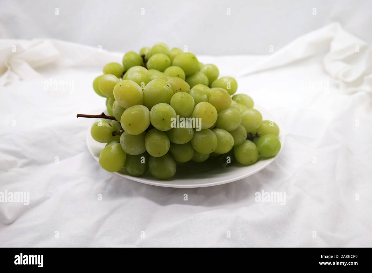 Shine muscat hi-res stock photography and images - Alamy