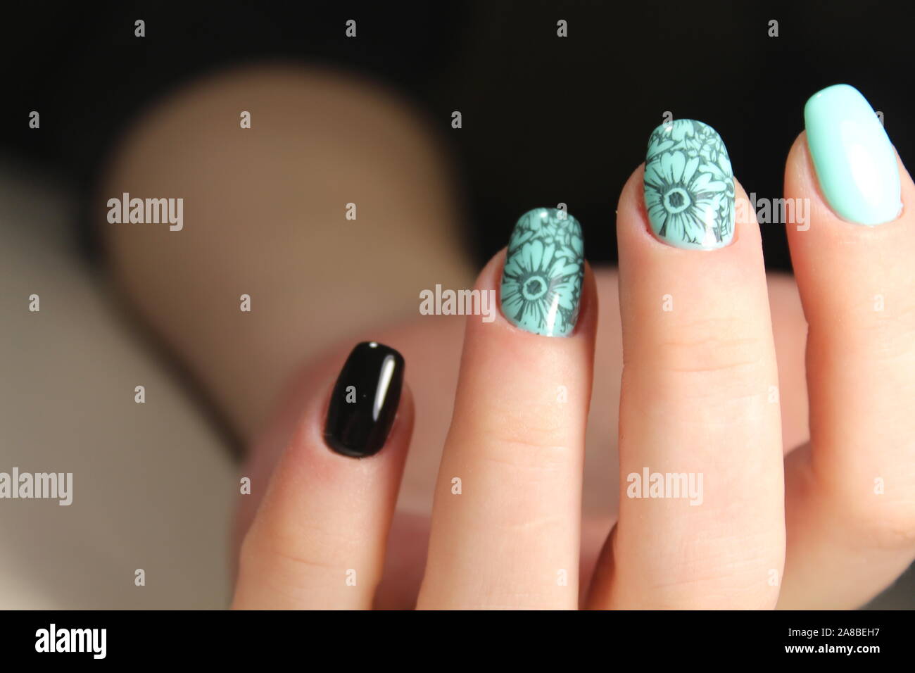 Bright manicure hi-res stock photography and images - Alamy