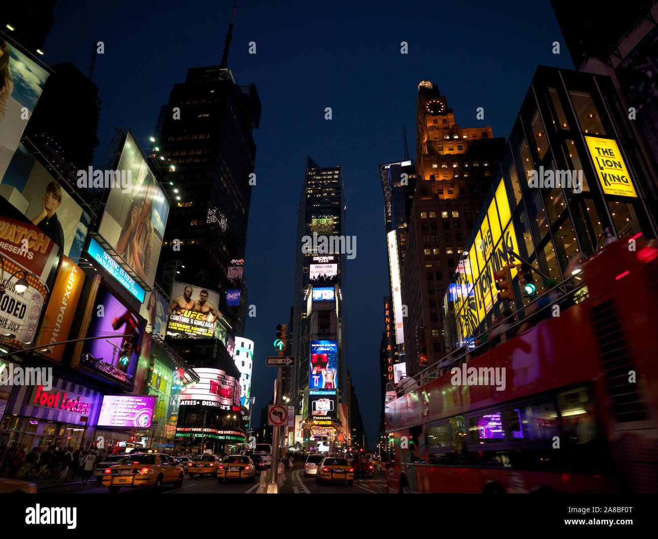 Times square building hi-res stock photography and images - Alamy