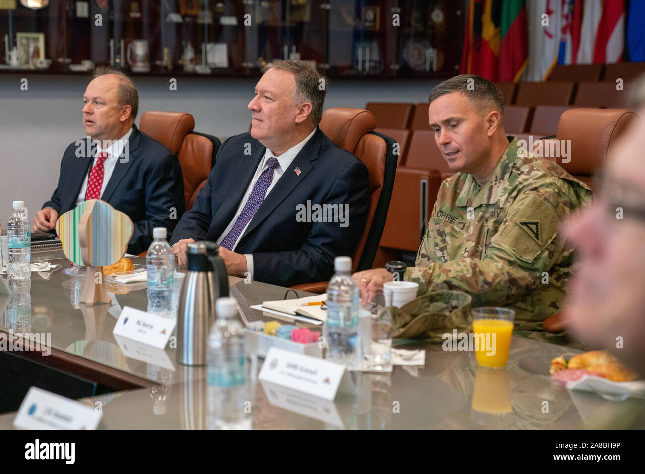 American soldiers and foreign officers hi-res stock photography and ...