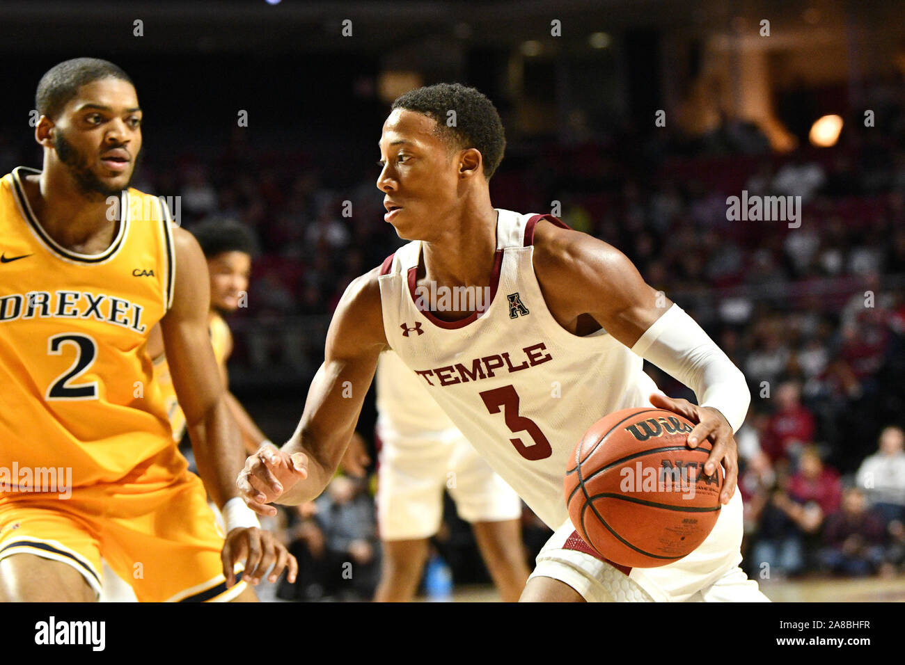 Philadelphia, Pennsylvania, USA. 5th Nov, 2019. Temple Owls guard JOSH ...