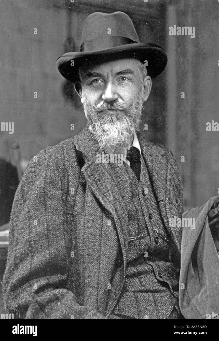 G b shaw hi-res stock photography and images - Alamy
