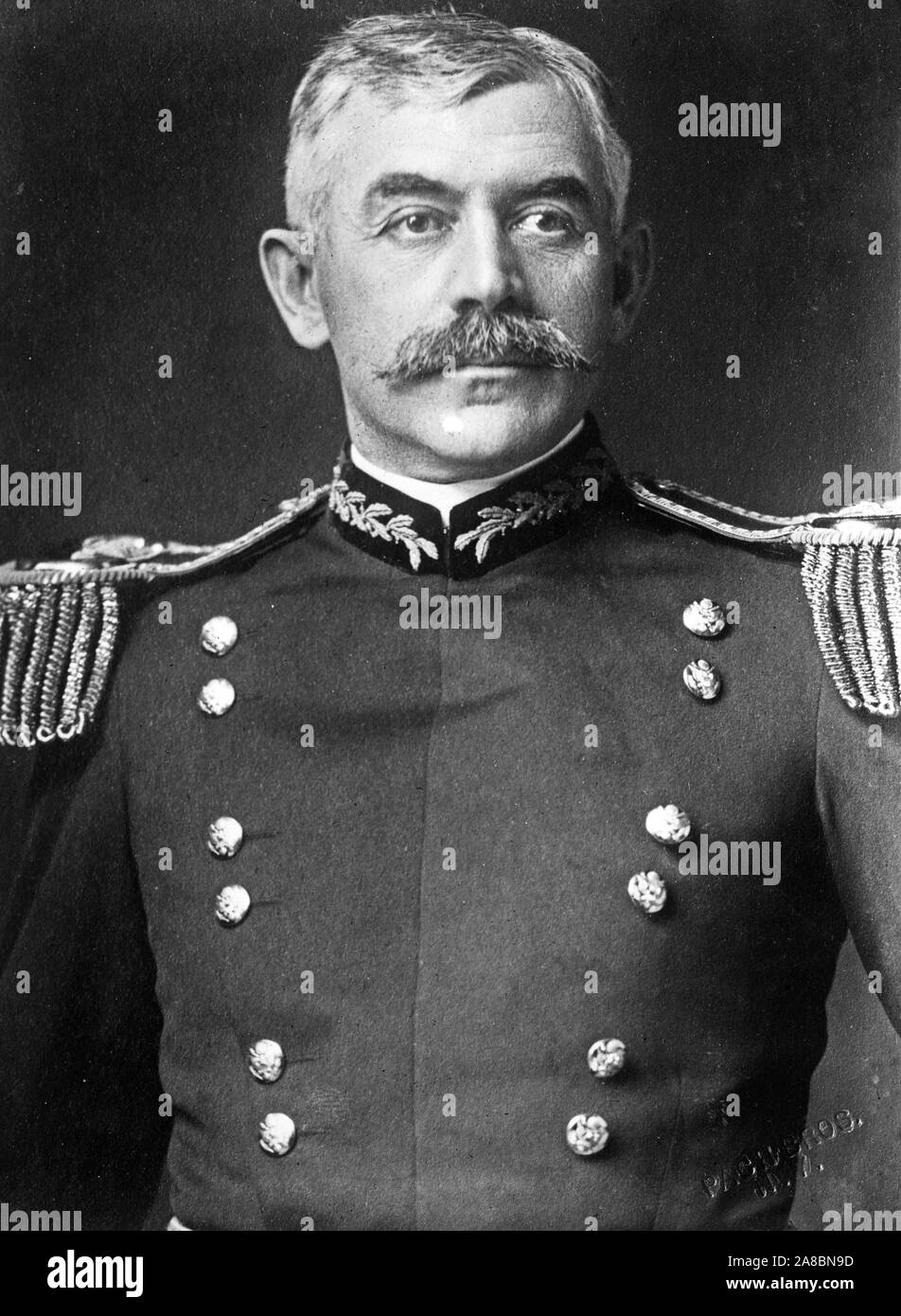 Gen thomas Black and White Stock Photos & Images - Alamy
