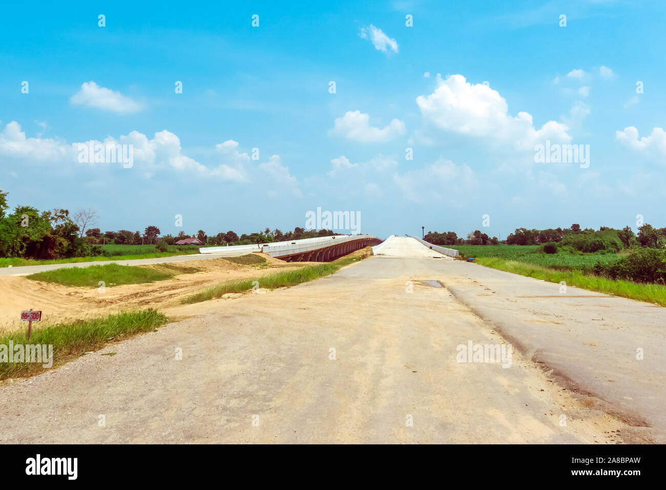 Underside of expressway hi-res stock photography and images - Alamy