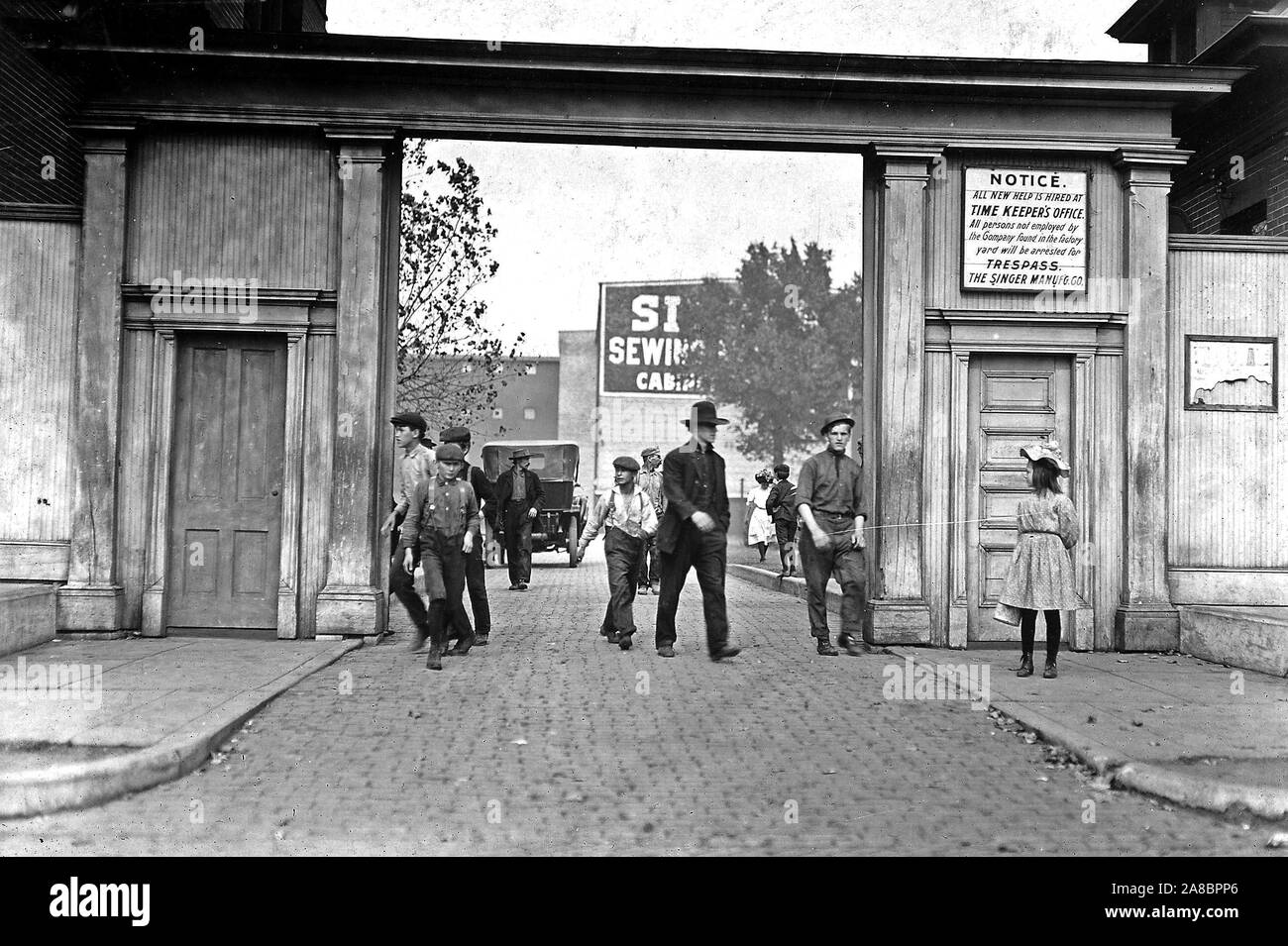Singer manufacturing company hi-res stock photography and images - Alamy