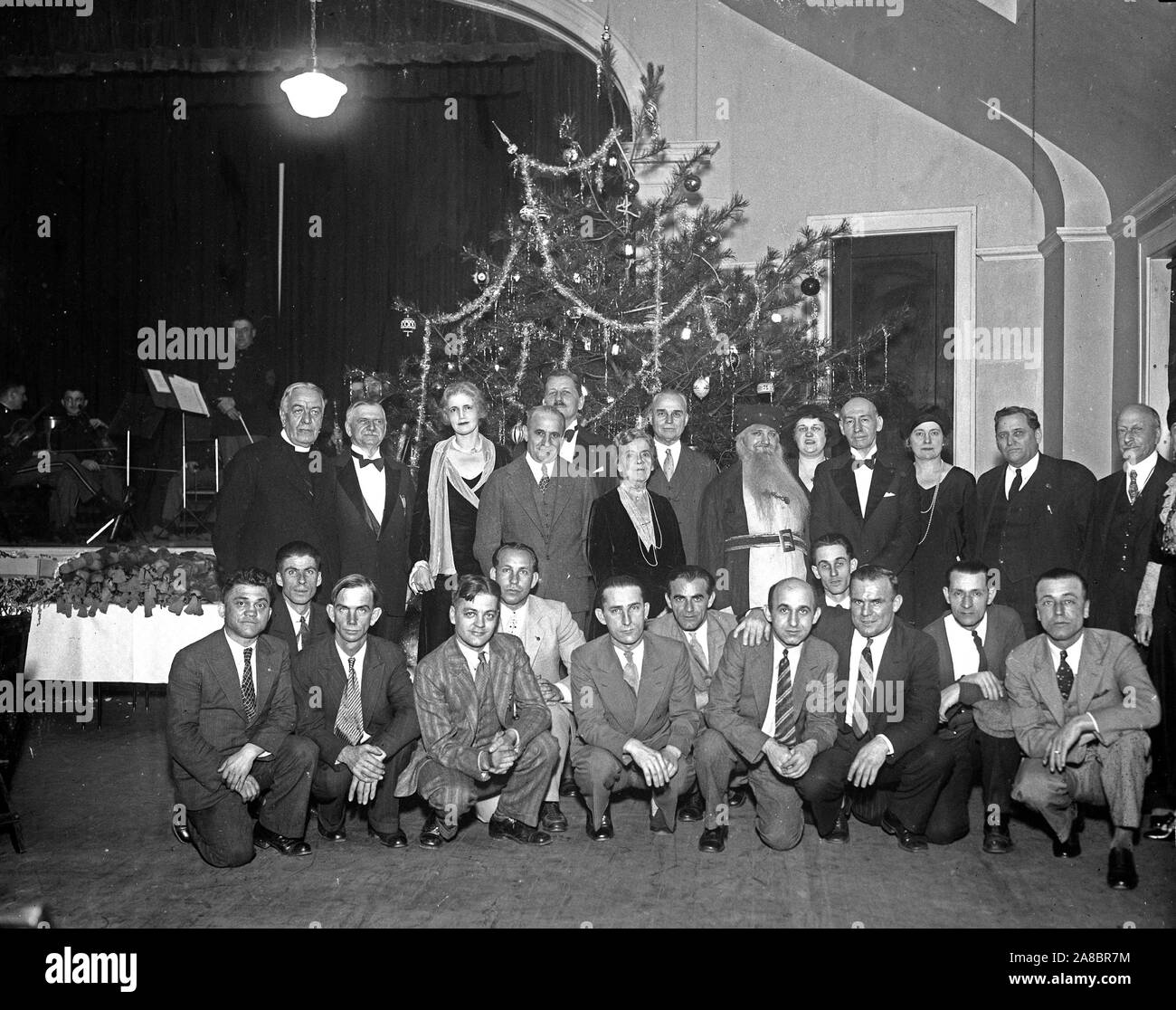 1930s xmas party hi-res stock photography and images - Alamy