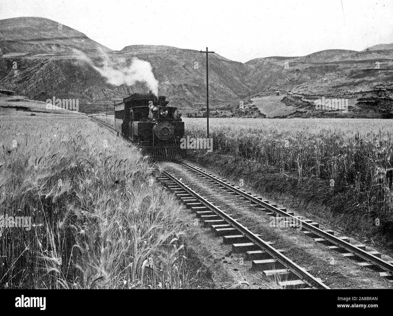 Railroad train in the Peruvian countryside in 1912 Stock Photo - Alamy