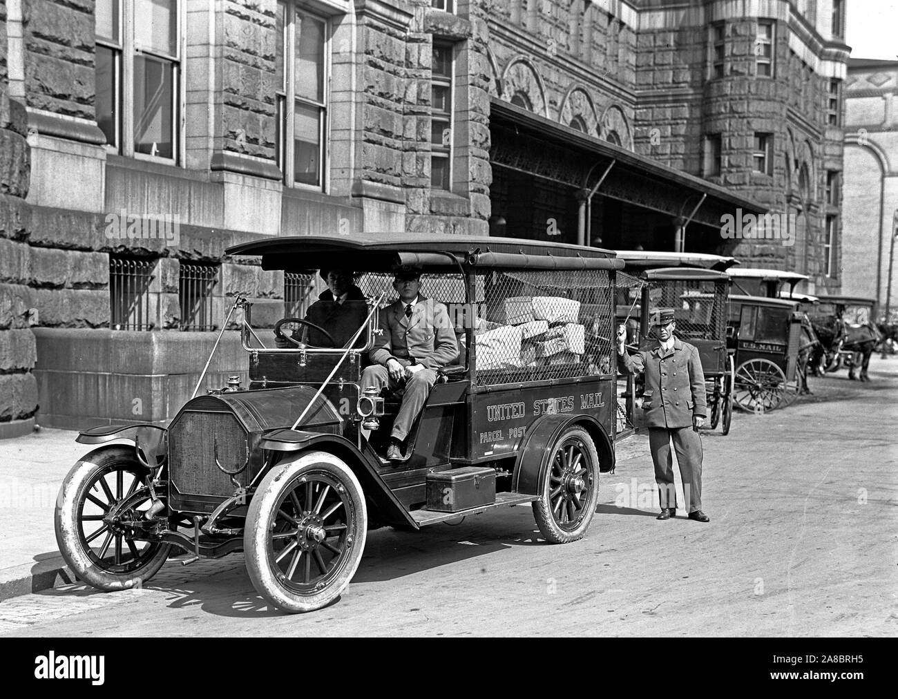 Archival delivery truck hi-res stock photography and images - Alamy