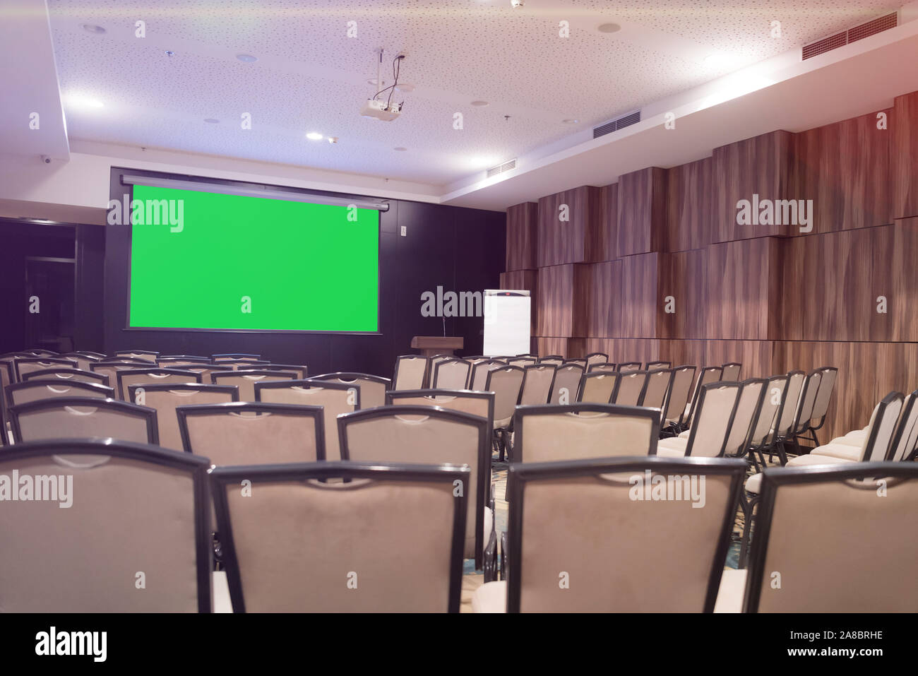 Green glass wall meeting room hi-res stock photography and images - Alamy
