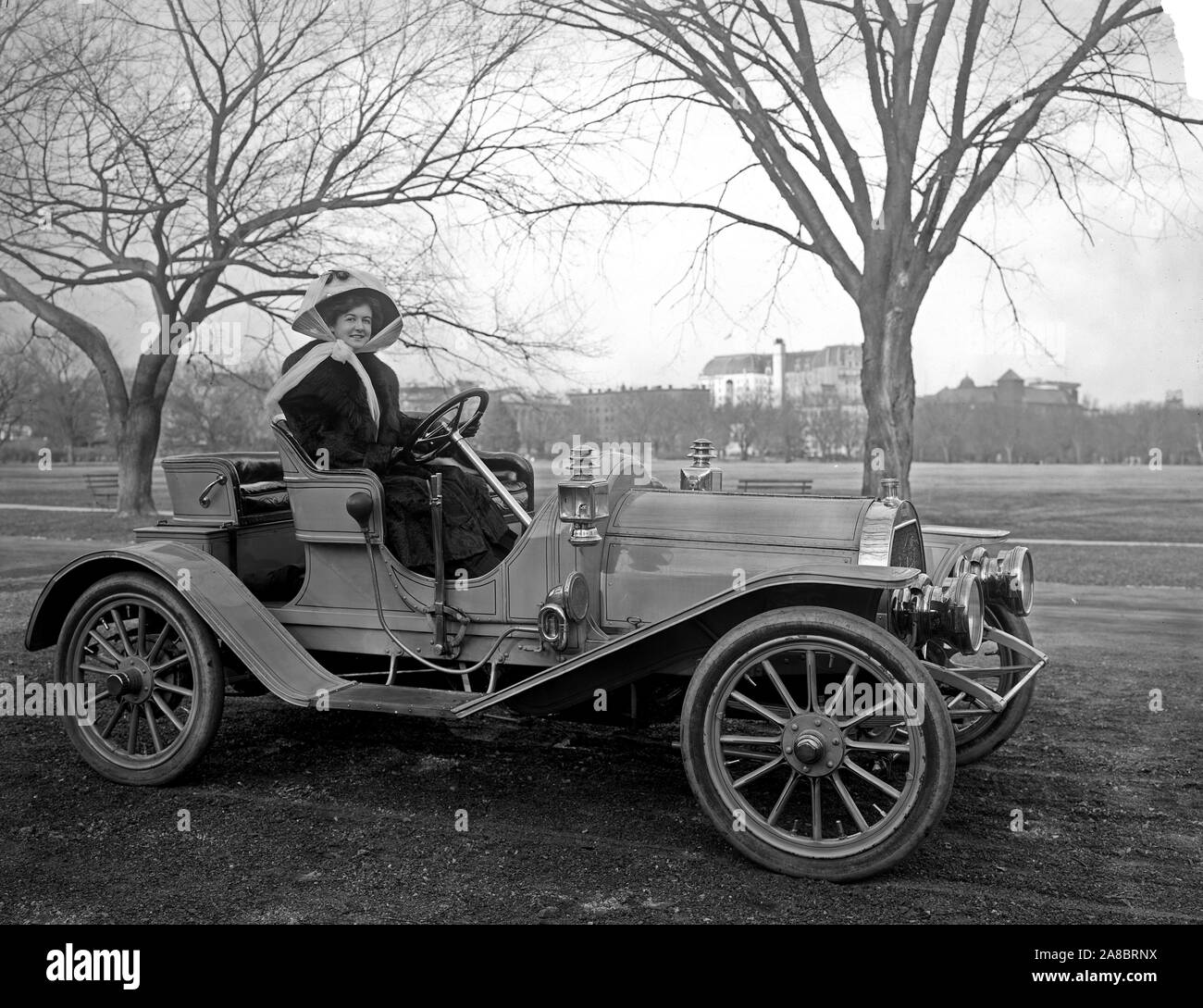 Archival woman driver Black and White Stock Photos & Images - Alamy