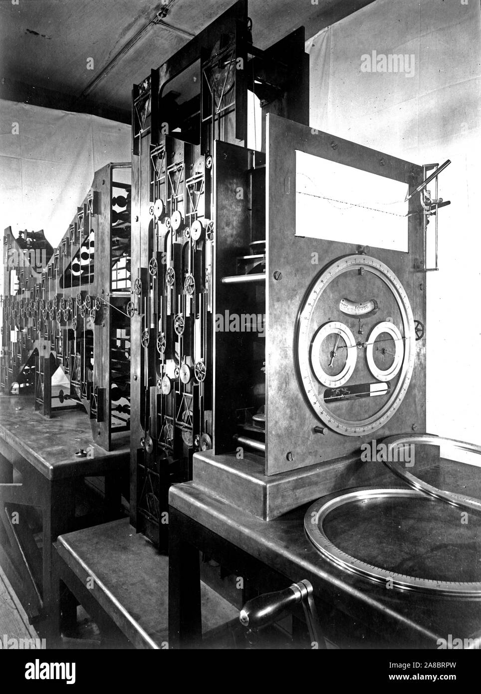 1910s tide predicting machine hi-res stock photography and images - Alamy