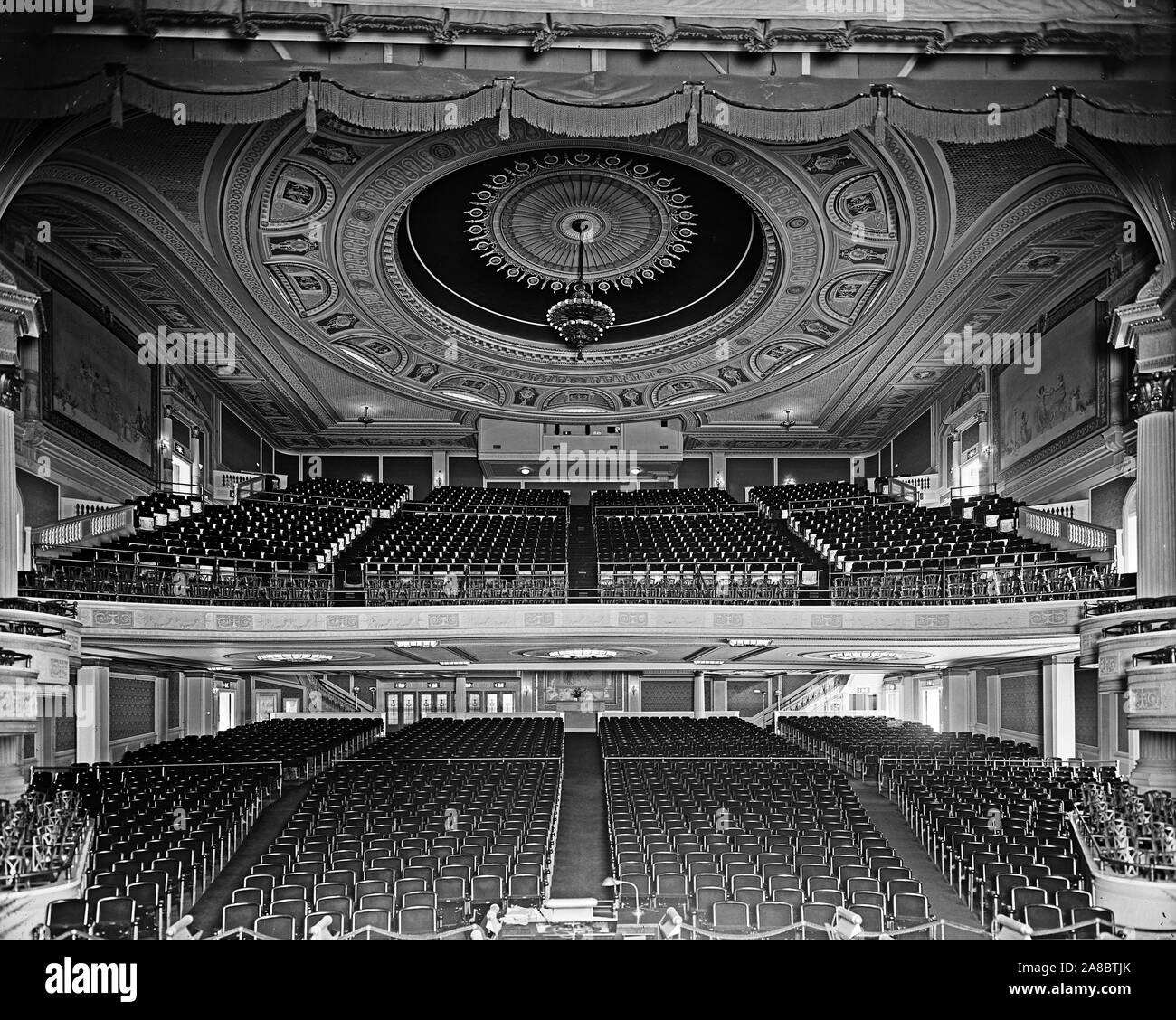 1900s theater hi-res stock photography and images - Alamy
