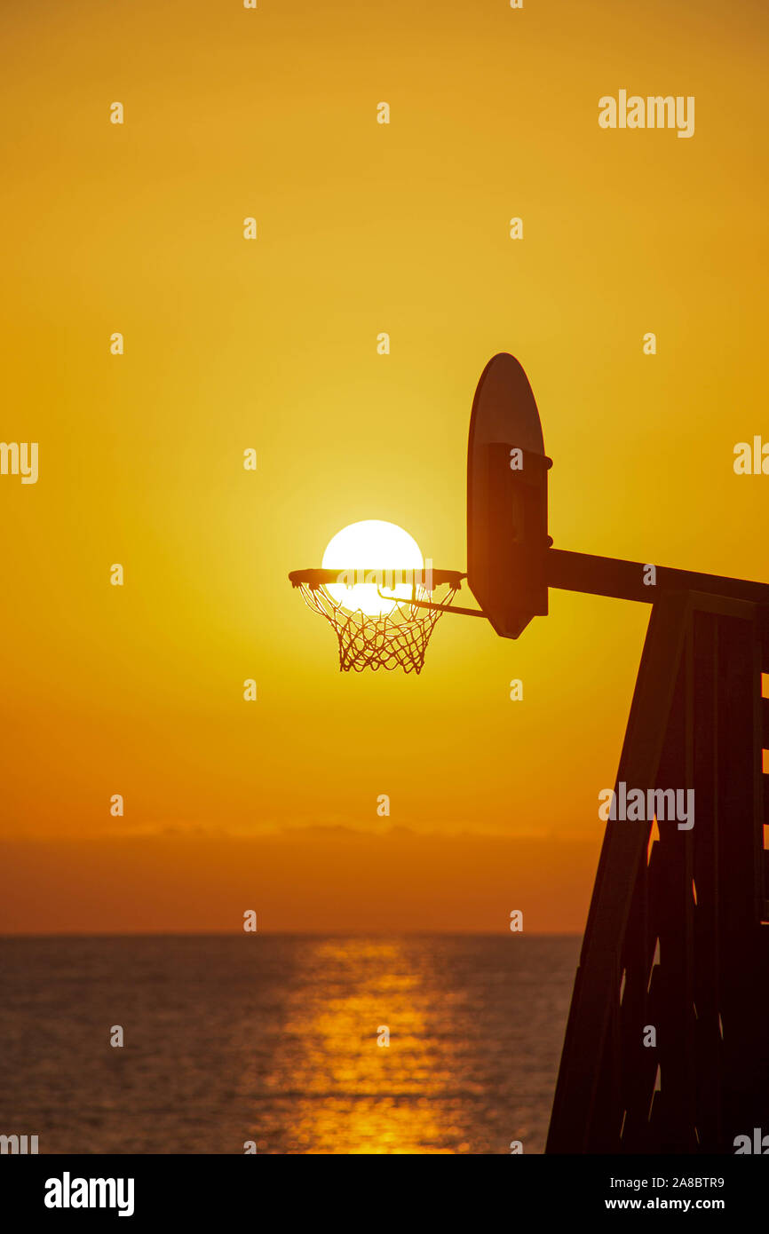 Slam dunk hi-res stock photography and images - Alamy