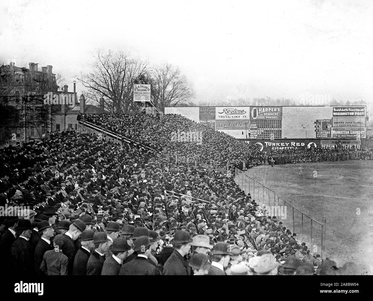 Early 1900s baseball spectators hi-res stock photography and images - Alamy