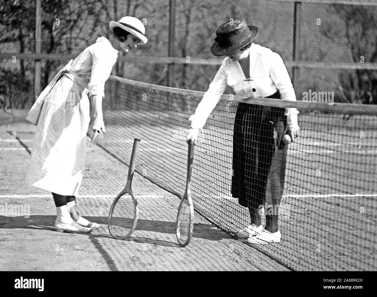 Early 20th century tennis players hi-res stock photography and images ...