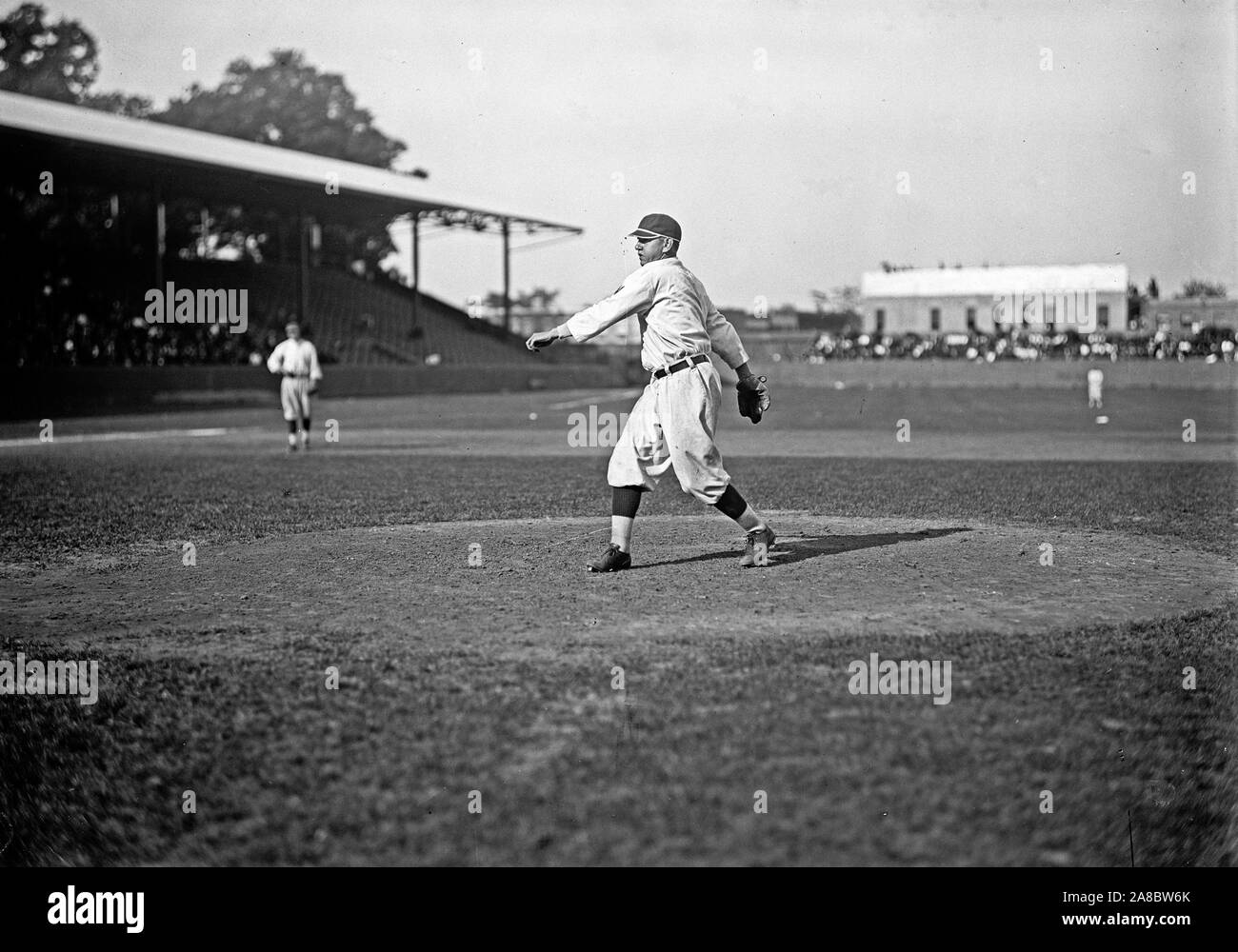 Baseball player 1910s hi-res stock photography and images - Alamy