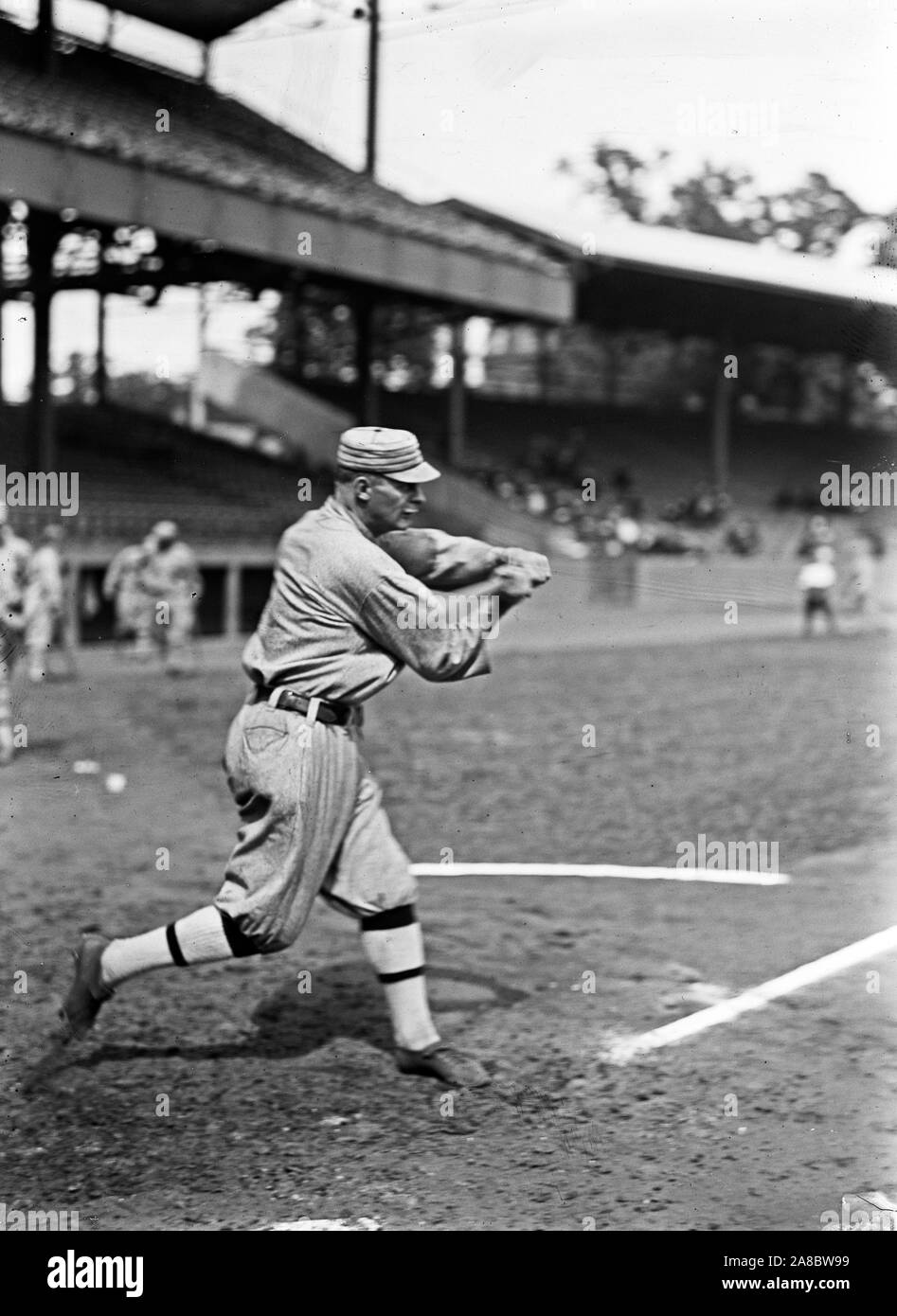 Professional baseball player hi-res stock photography and images - Alamy