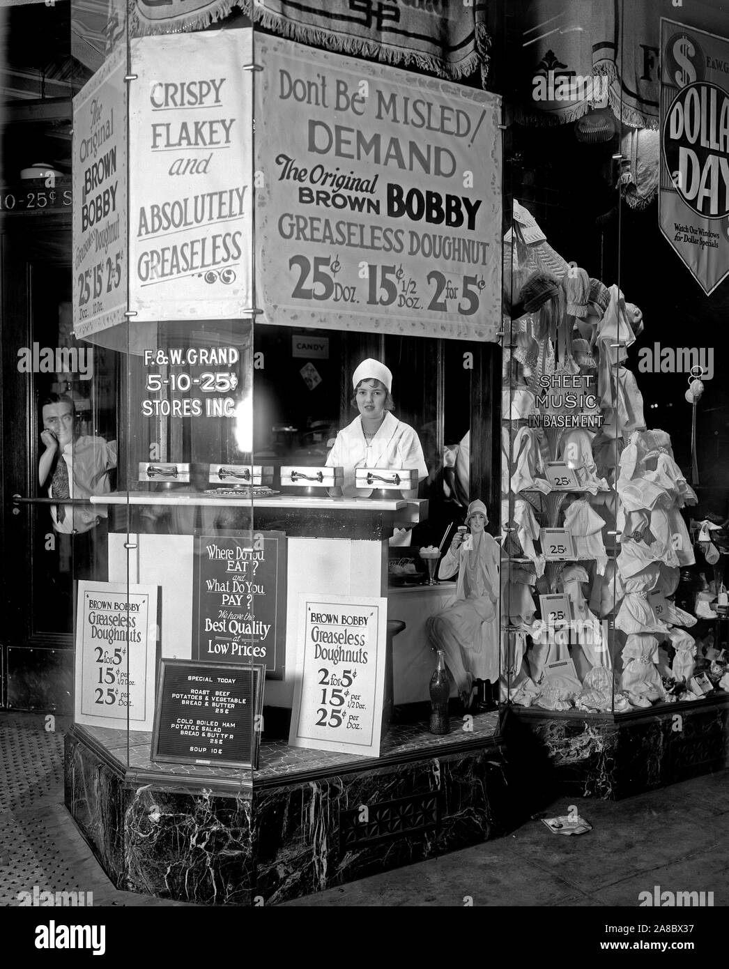 Early 1900s Store Worker High Resolution Stock Photography and Images ...