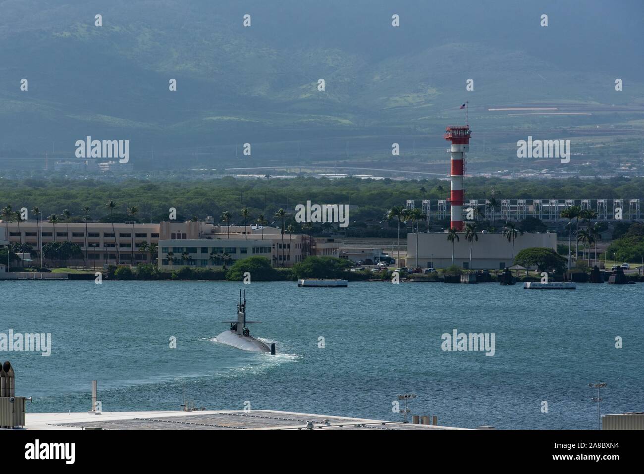 191022-N-KB401-0248 JOINT BASE PEARL HARBOR-HICKAM Oct. 22, 2019 -- The ...