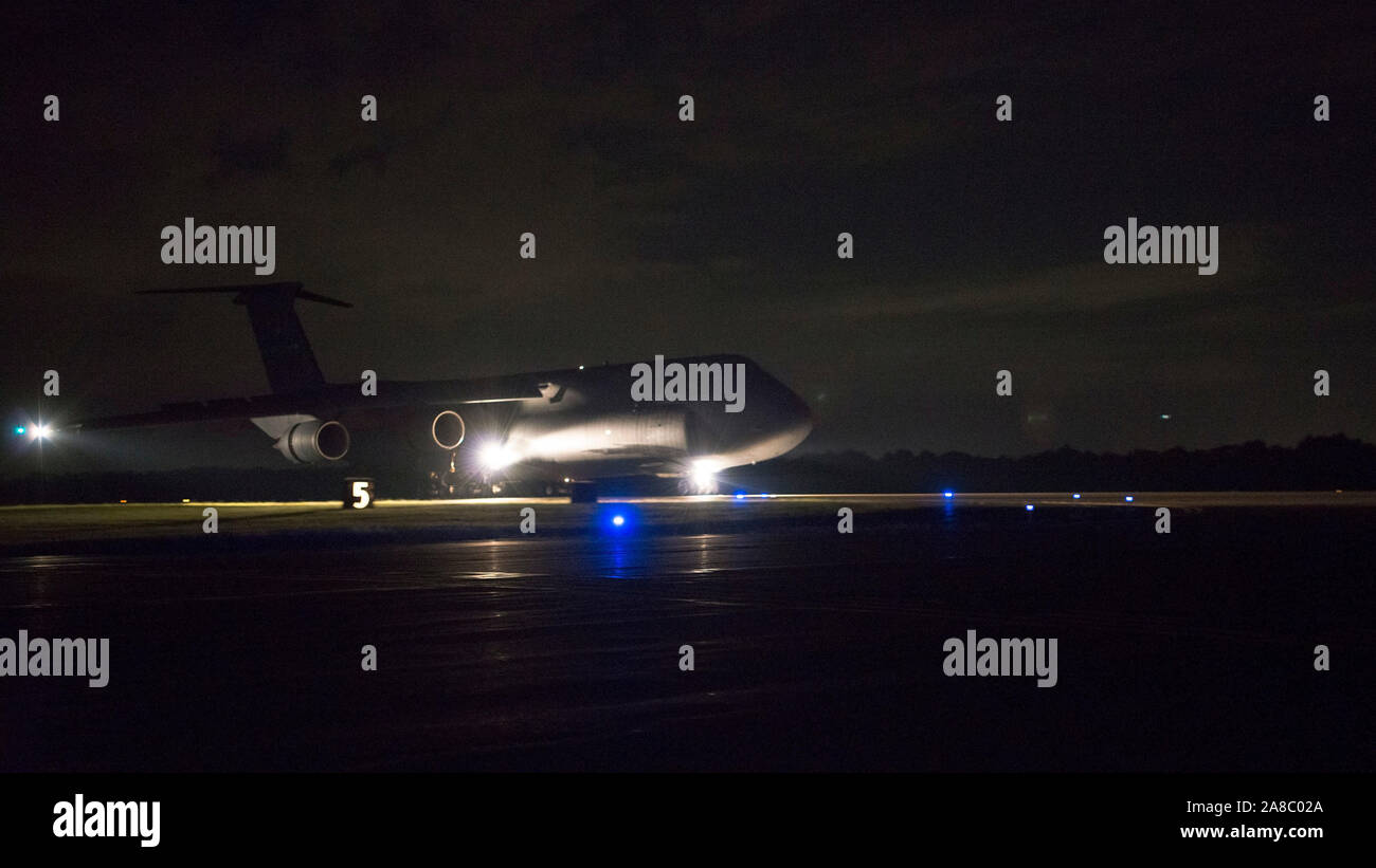 Helicopter C 5 Galaxy High Resolution Stock Photography and Images - Alamy