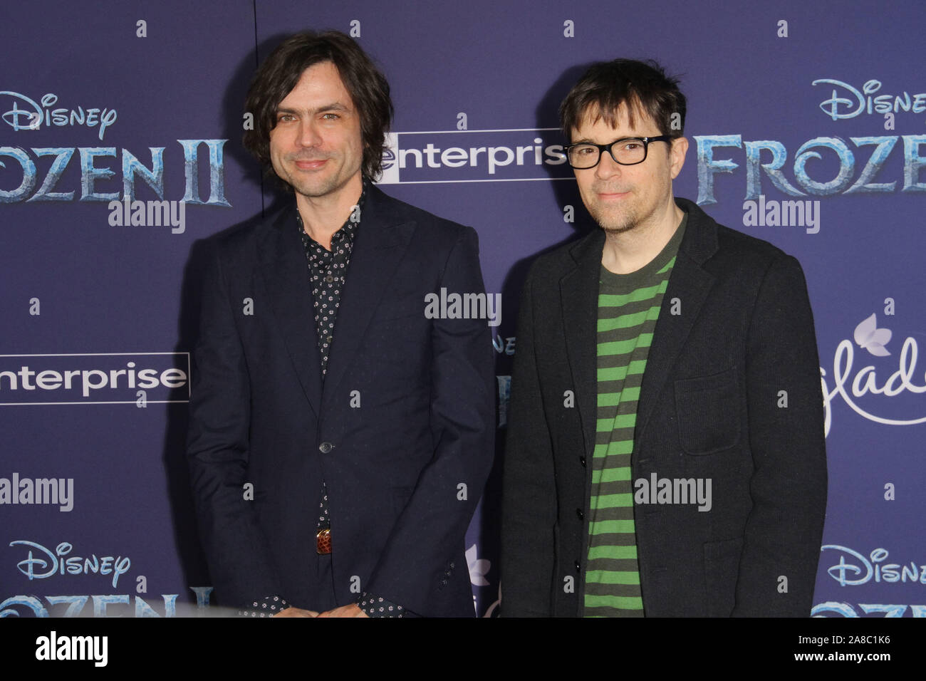 Los Angeles, USA. 07th Nov, 2019. Weezer (Brian Bell, Rivers Cuomo) at ...