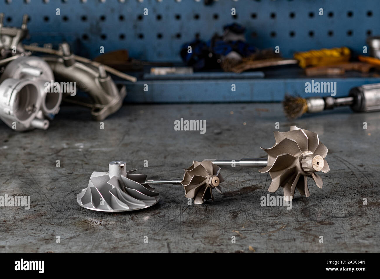 Assemble car parts hi-res stock photography and images - Alamy