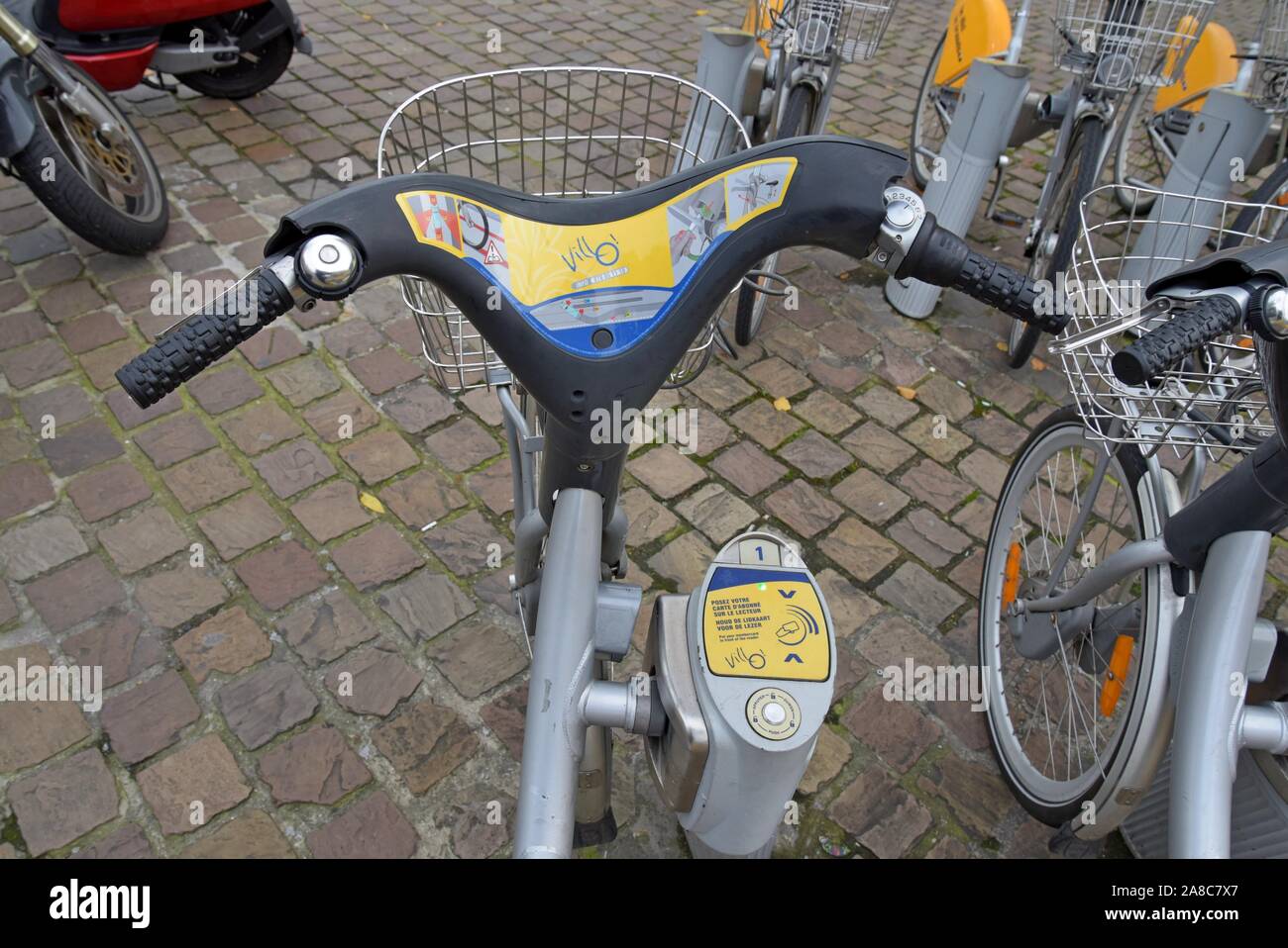 Cycle dock station hi-res stock photography and images - Alamy