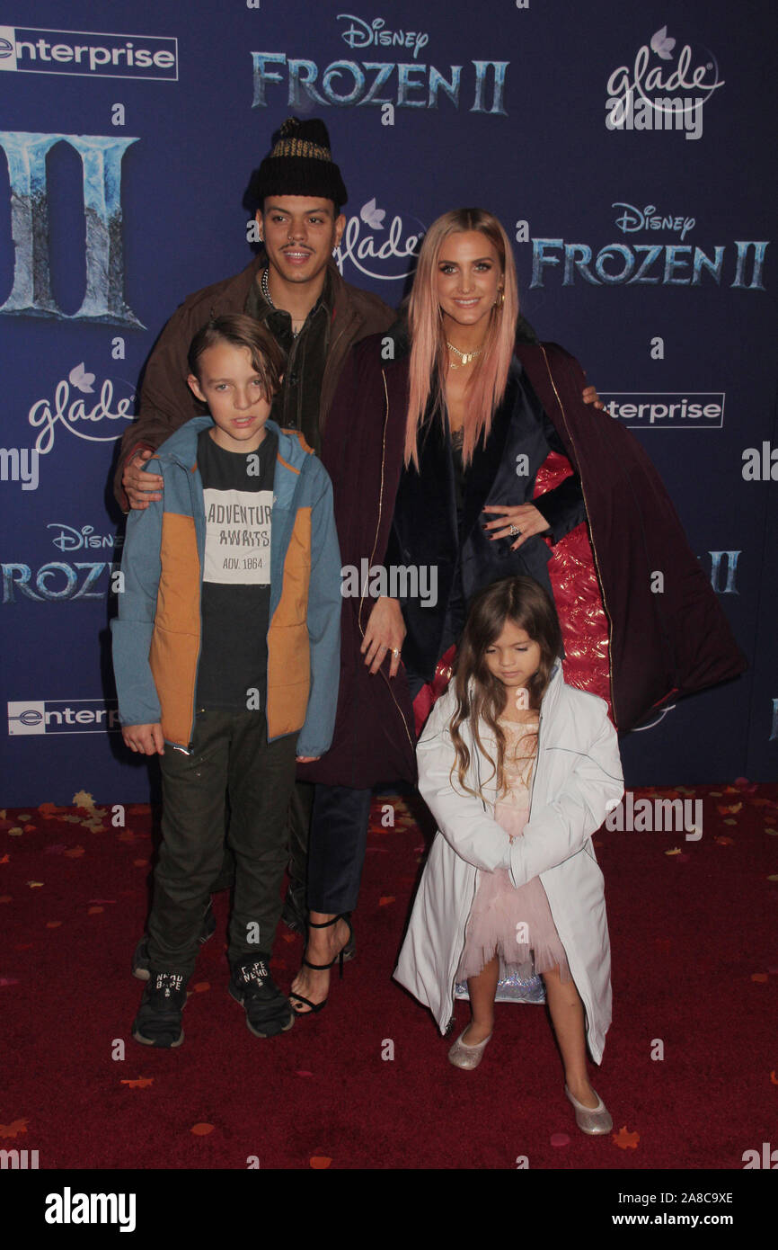 Los Angeles, USA. 7th Nov 2019. Bronx Wentz, Evan Ross, Ashlee Simpson ...