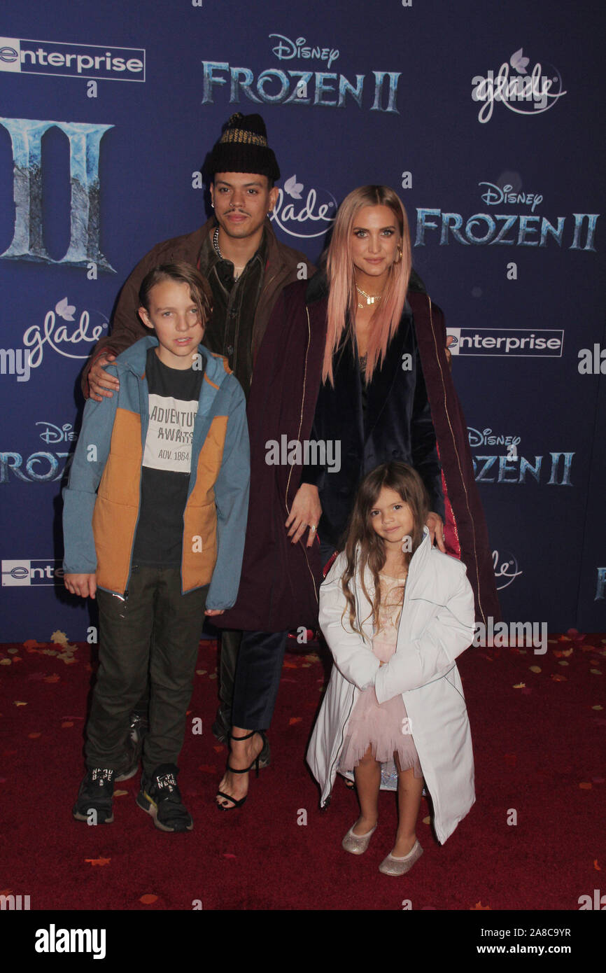 Los Angeles, USA. 7th Nov 2019. Bronx Wentz, Evan Ross, Ashlee Simpson ...