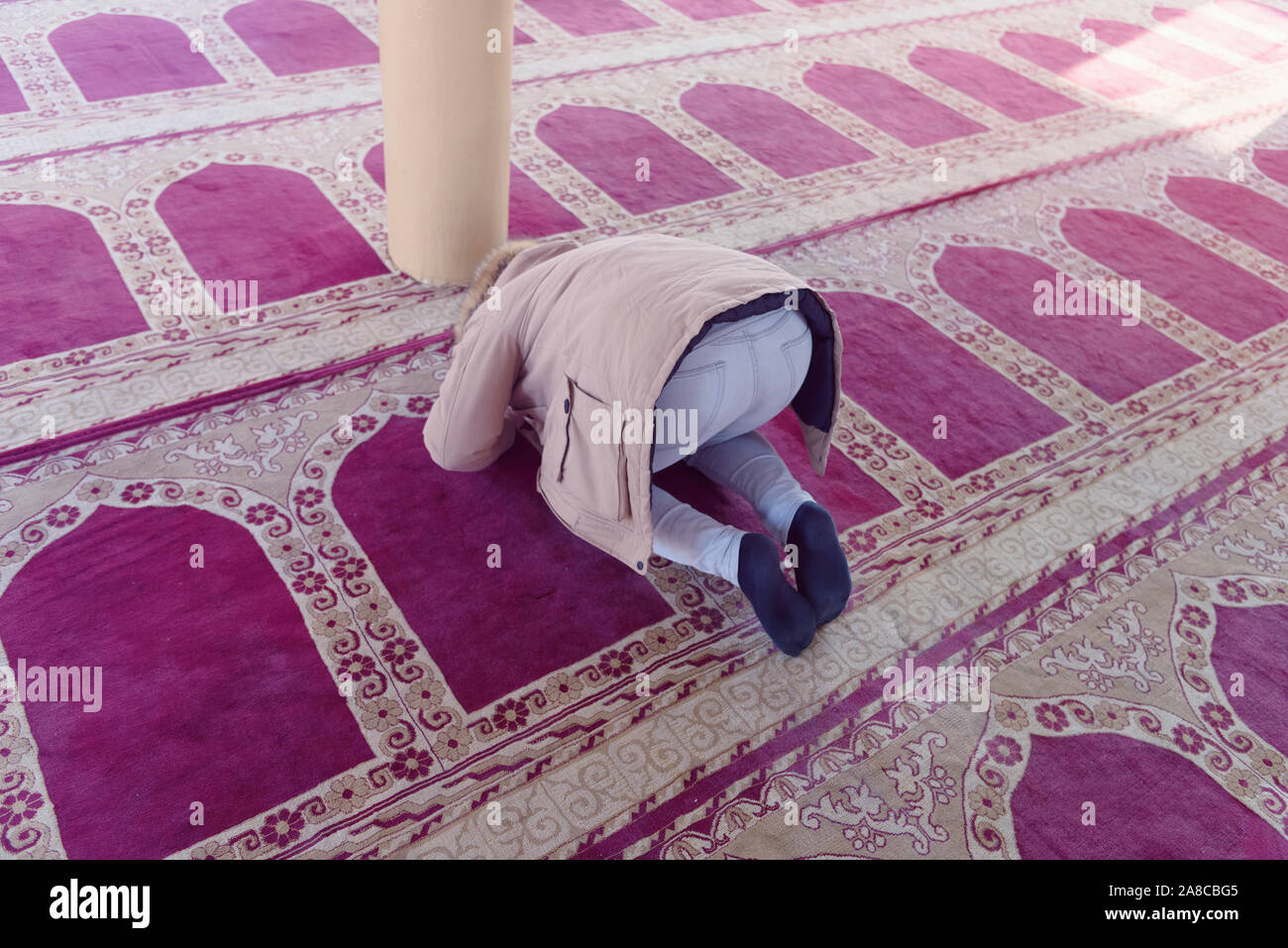 Religious muslim prayer praying inside the big mosque Stock Photo - Alamy