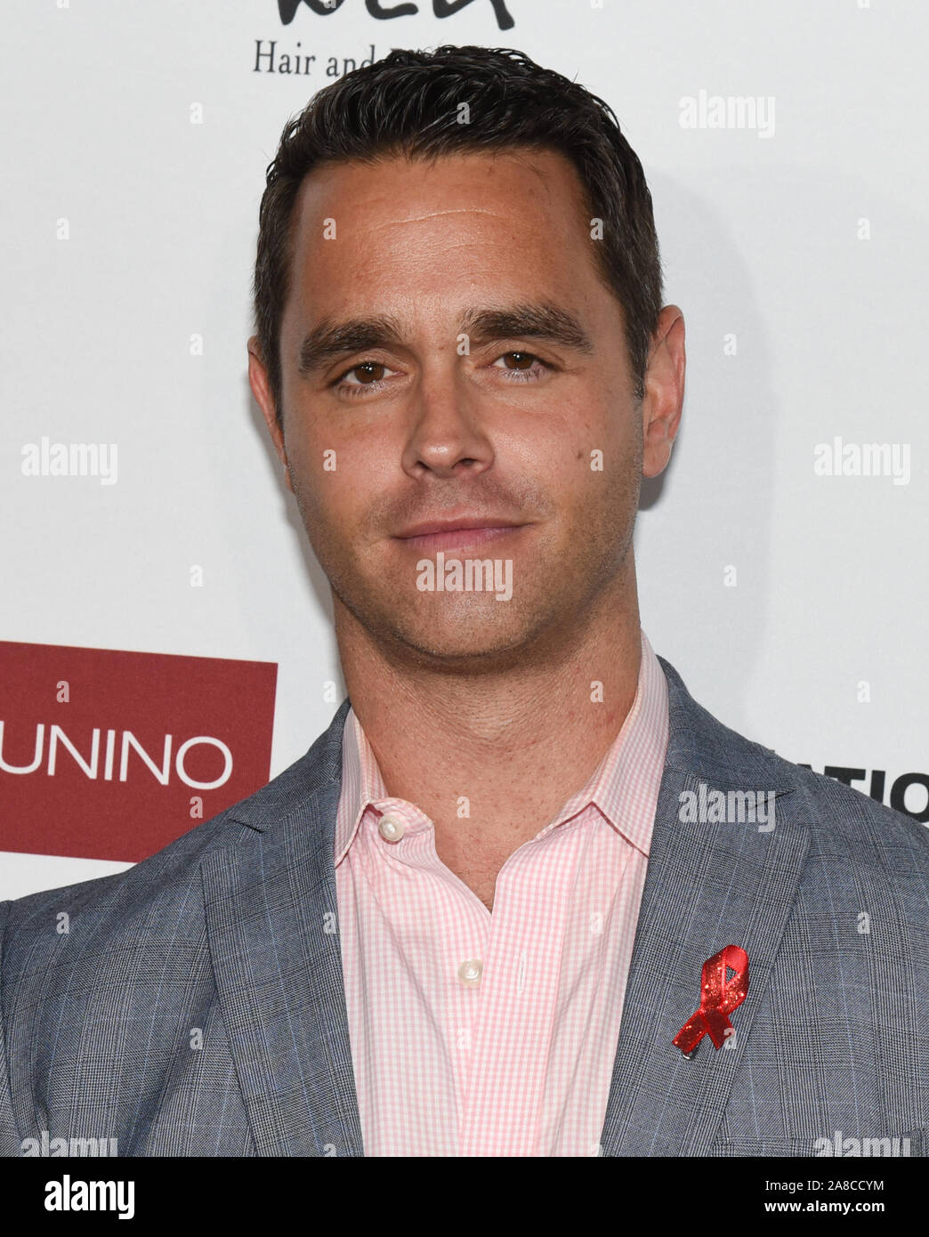 Elizabeth taylor aids foundation reception hi-res stock photography and ...