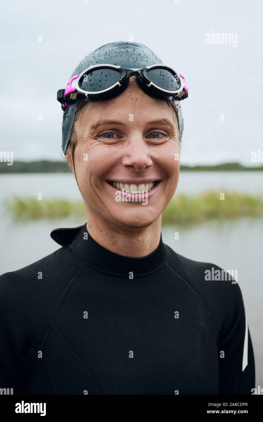 Woman cold wetsuit hi-res stock photography and images - Alamy