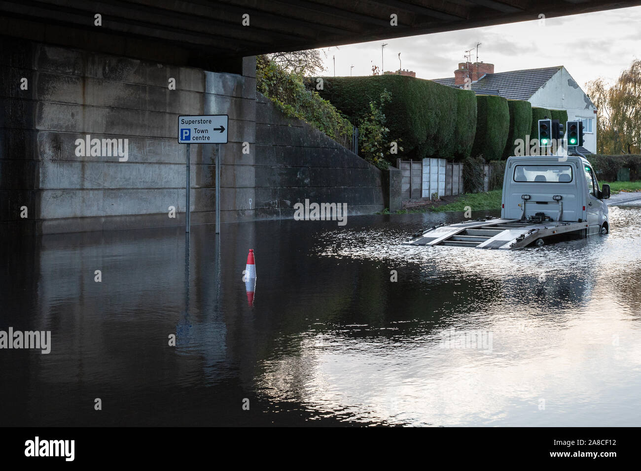 Lorry flooding hi-res stock photography and images - Alamy
